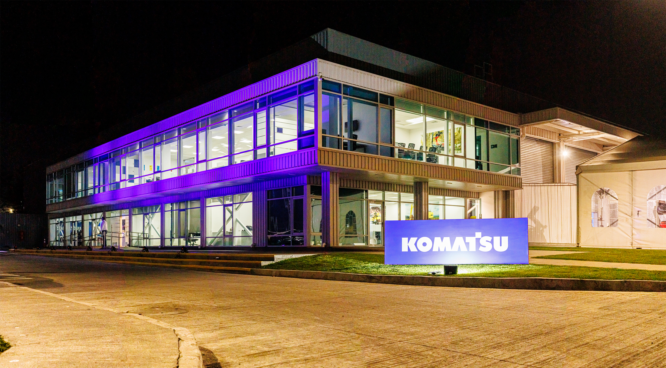 Komatsu expande sus operaciones en la zona sur del país e inaugura ...