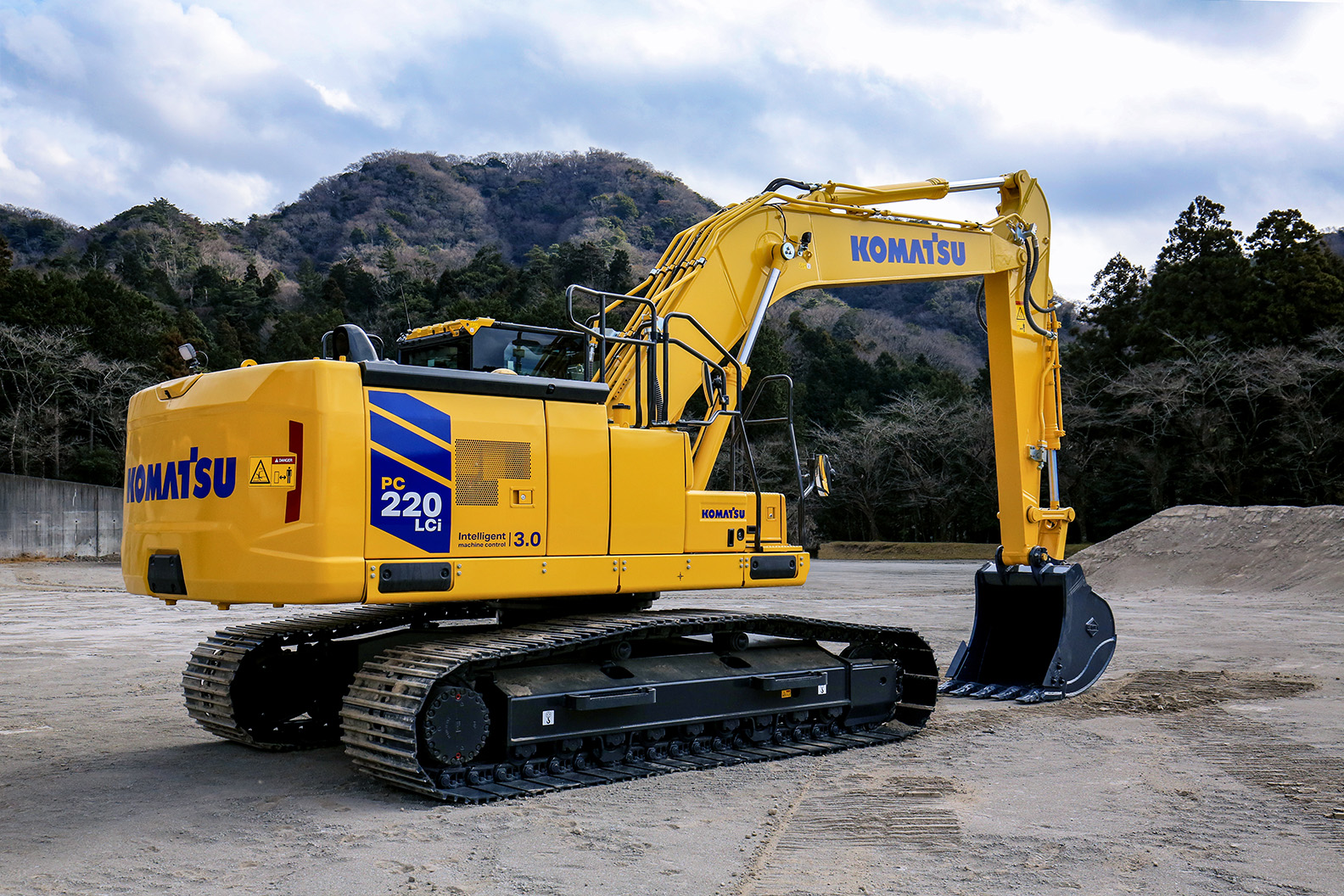 Los equipos Komatsu modifican su identidad visual tras 24 años ...